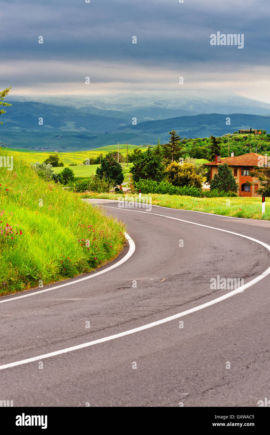 Road rain mansion hi-res stock photography and images - Alamy