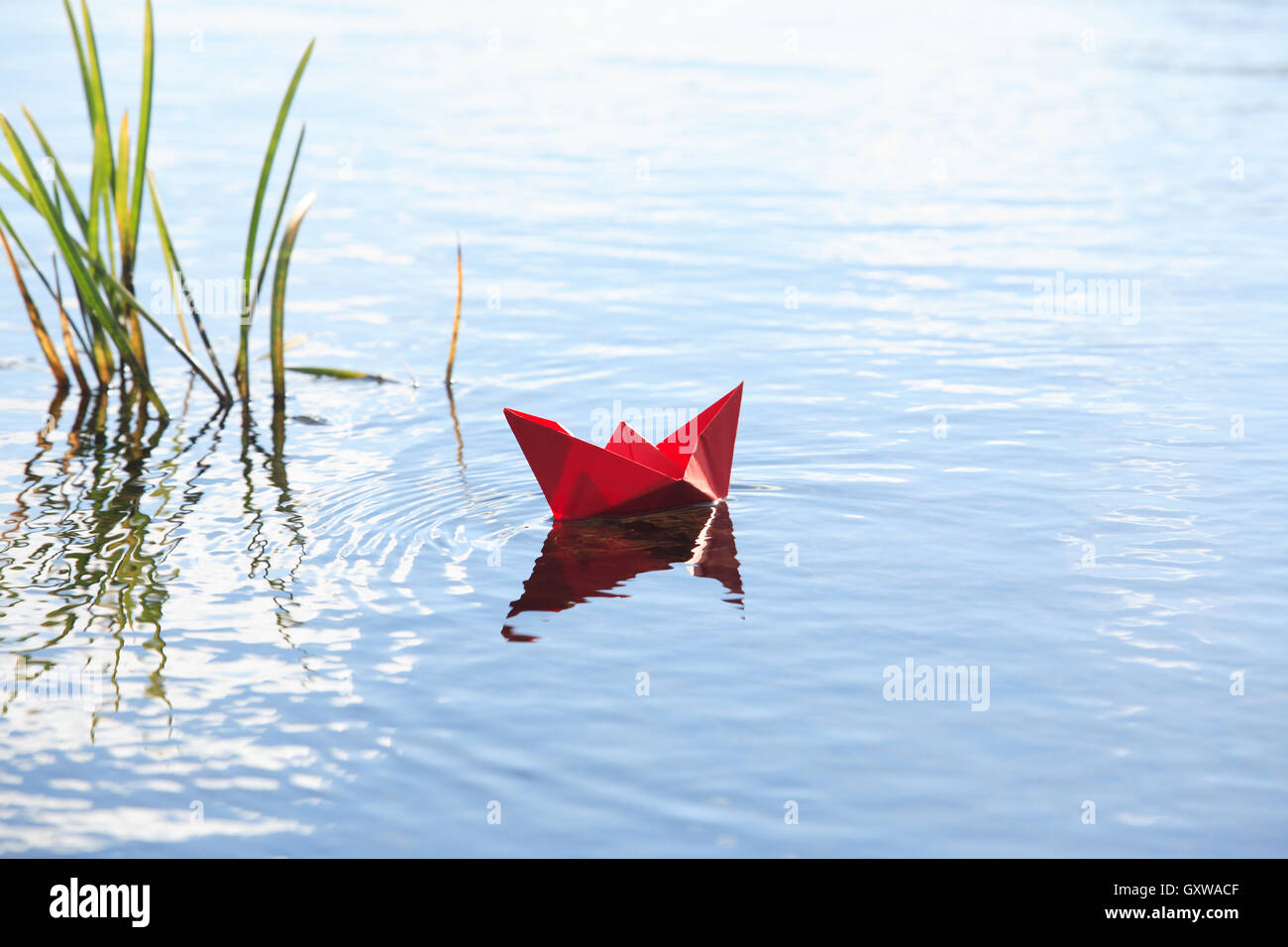 Paper vessel hi-res stock photography and images - Alamy