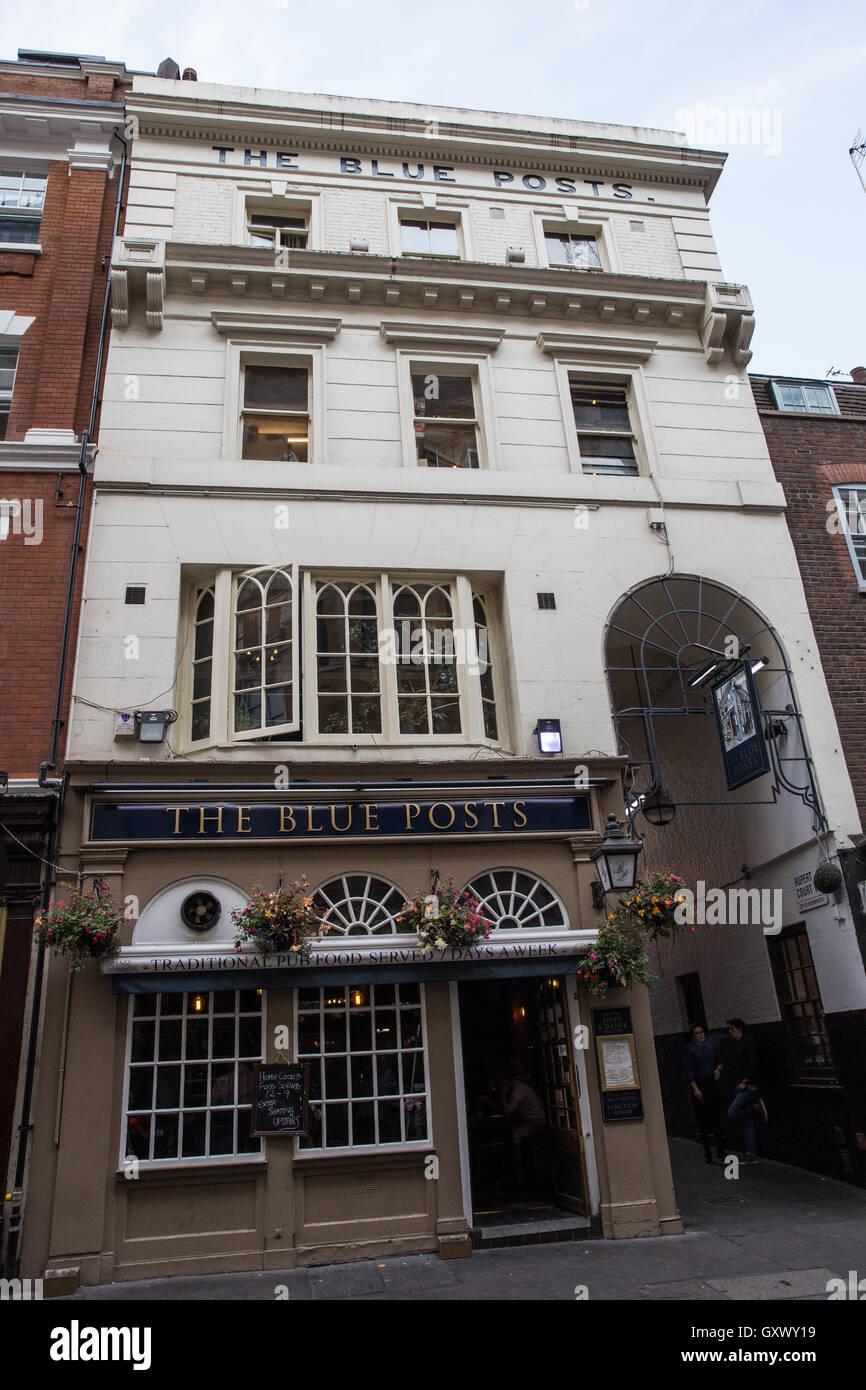 Blue posts soho hi-res stock photography and images - Alamy