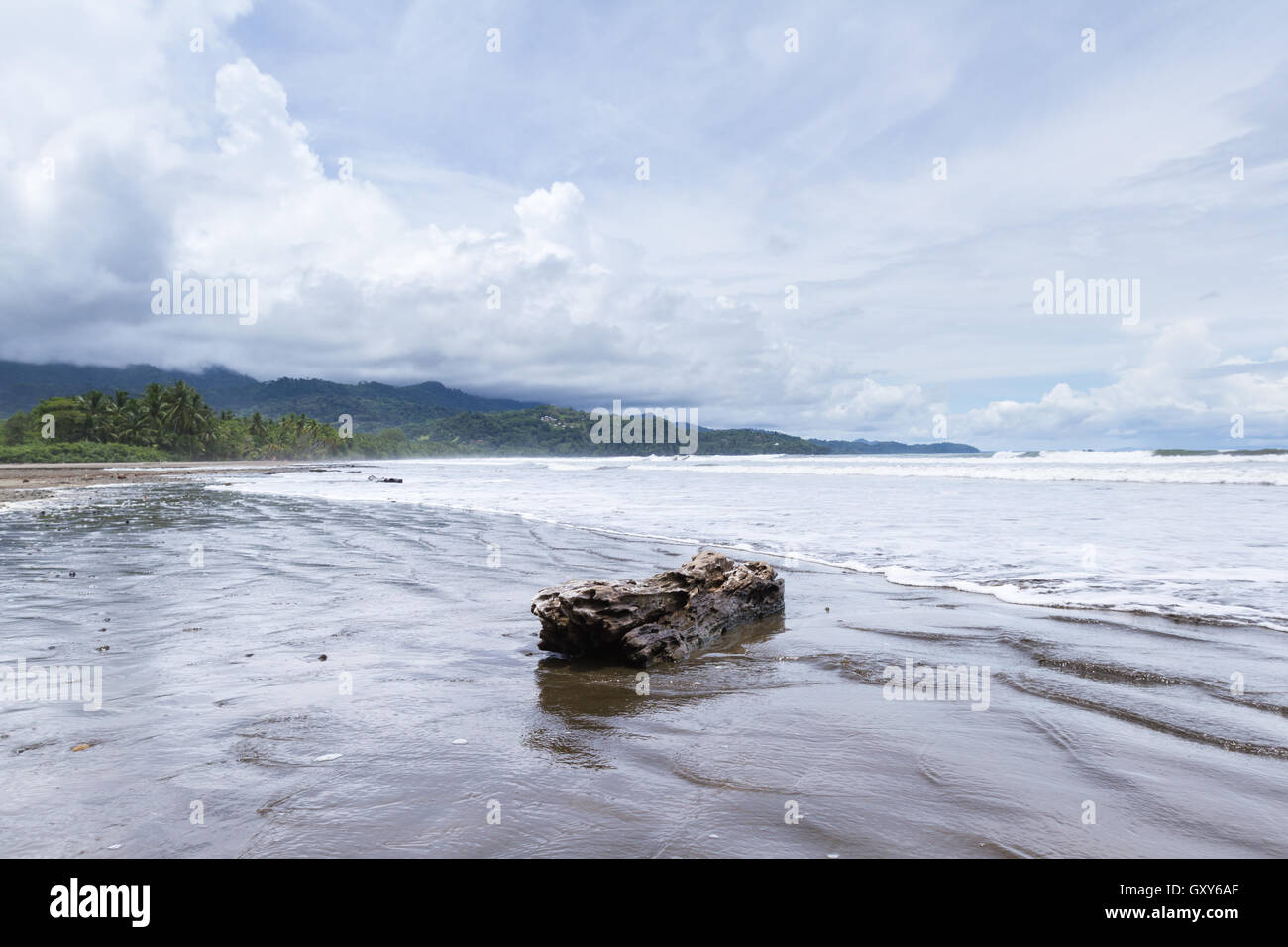 relaxing beach scene in the Costa Rican south pacific Stock Photo - Alamy