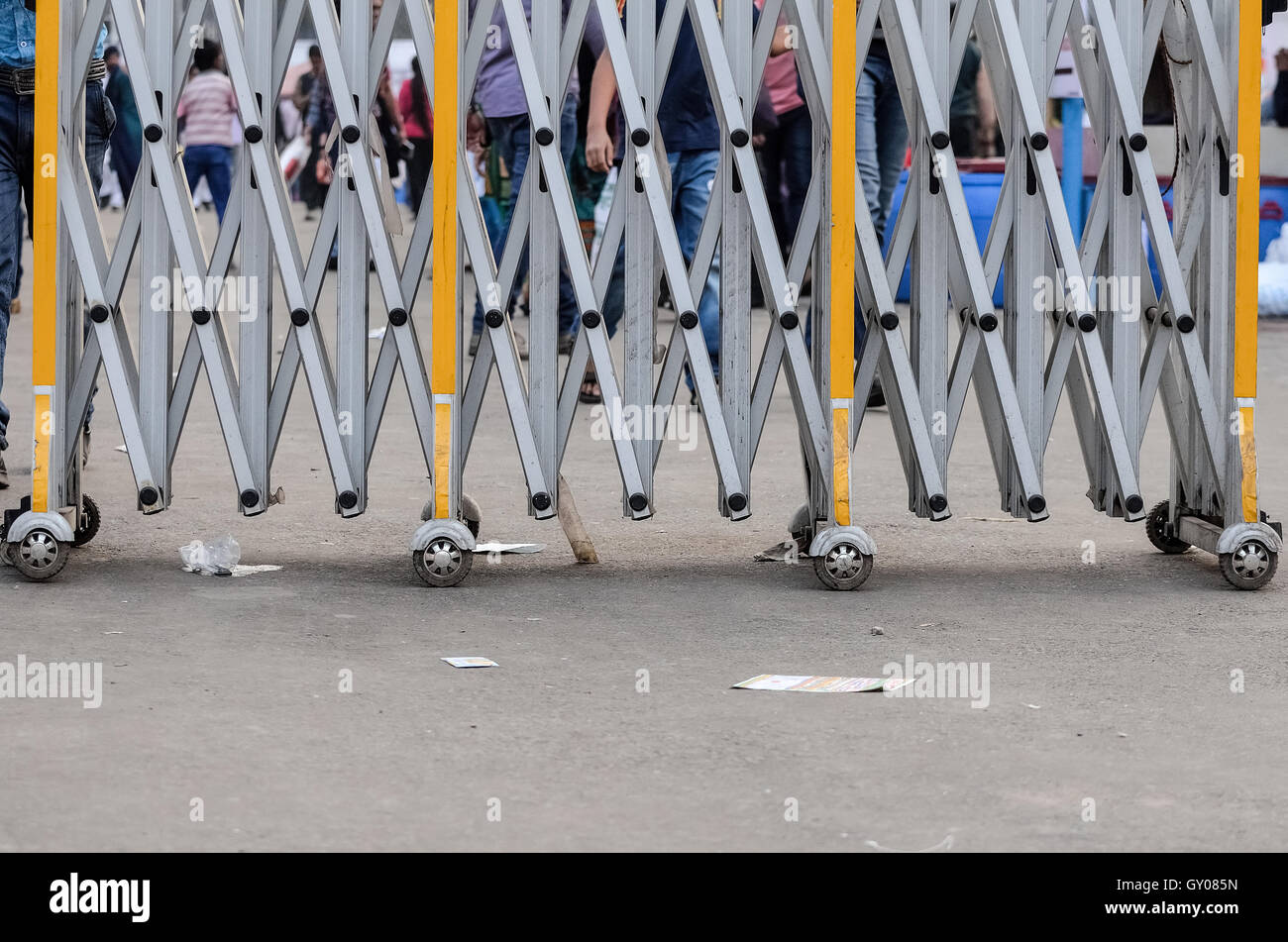 Crowd control railing hi-res stock photography and images - Alamy