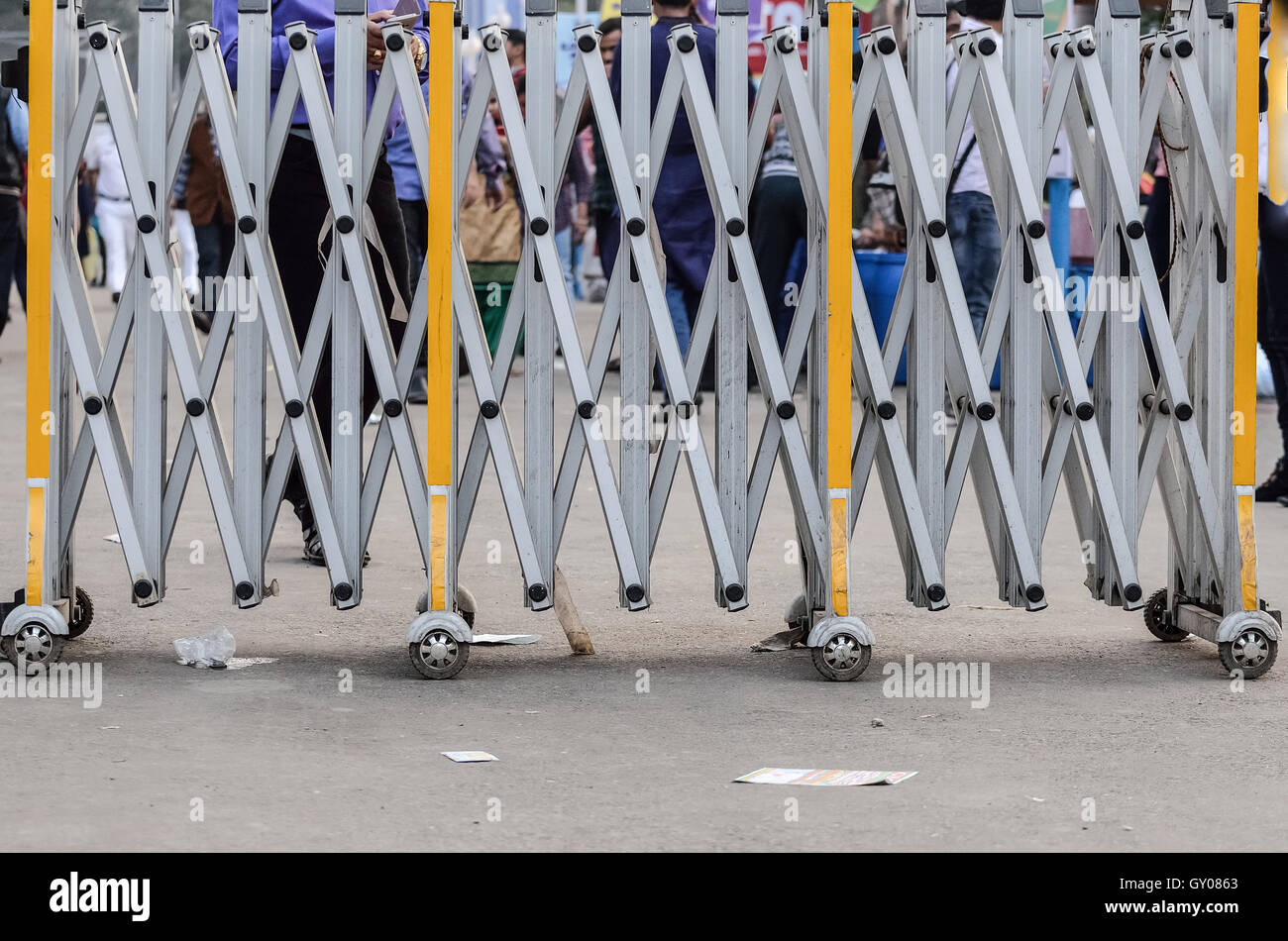 Crowd control railing hi-res stock photography and images - Alamy