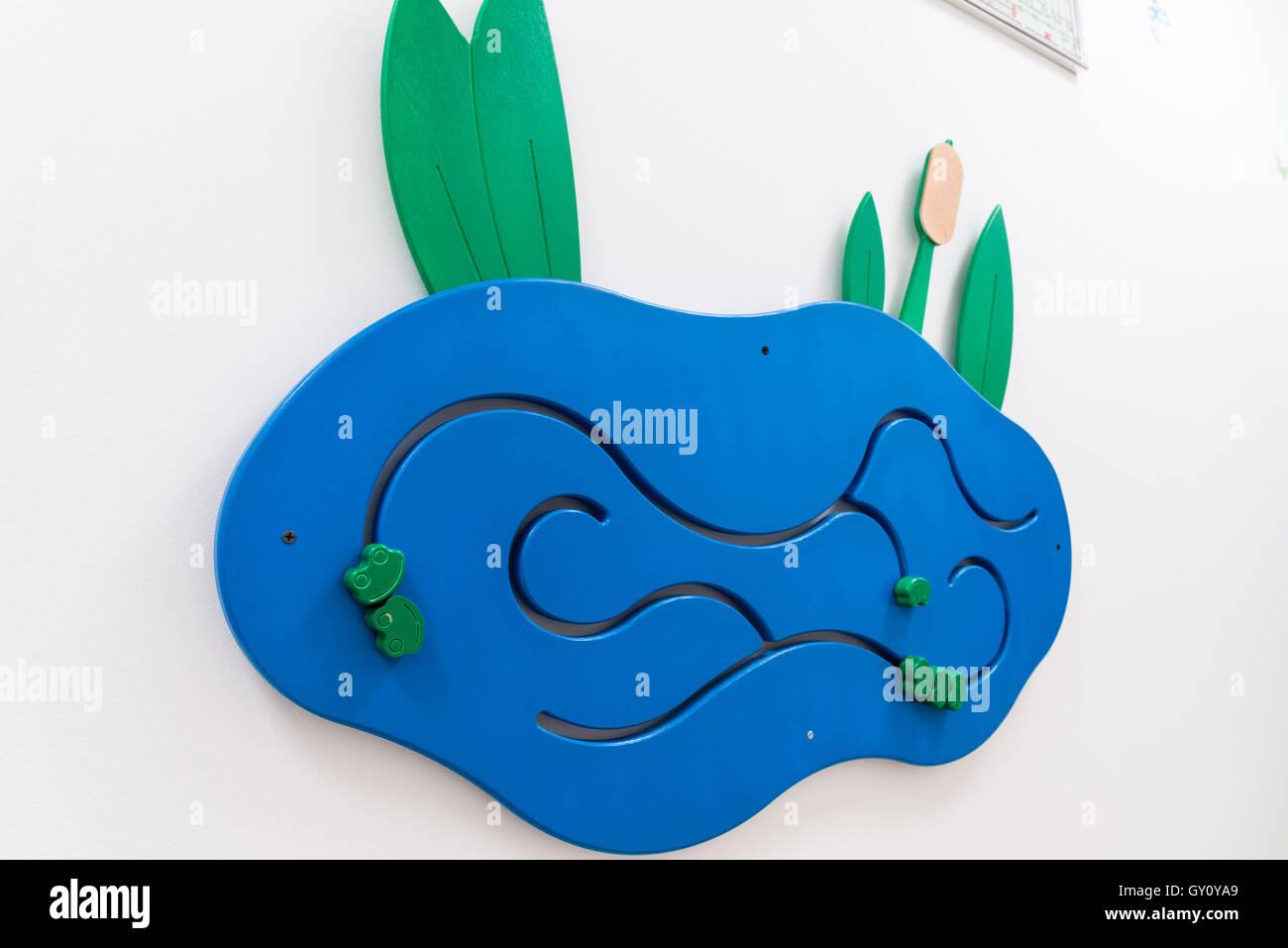 Hanging by one arm hi-res stock photography and images - Alamy