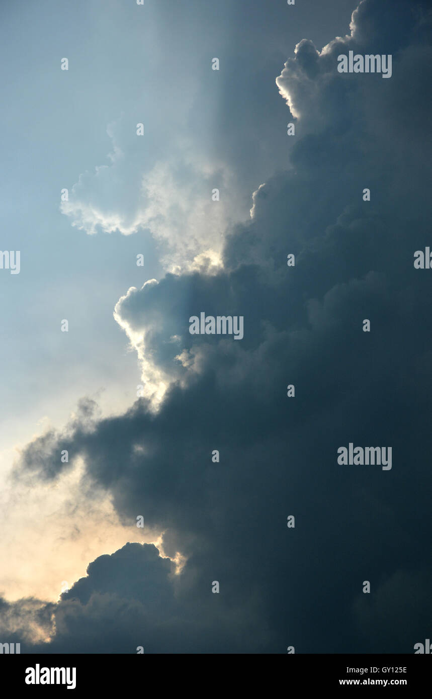 Dramatic cloud formations Stock Photo - Alamy