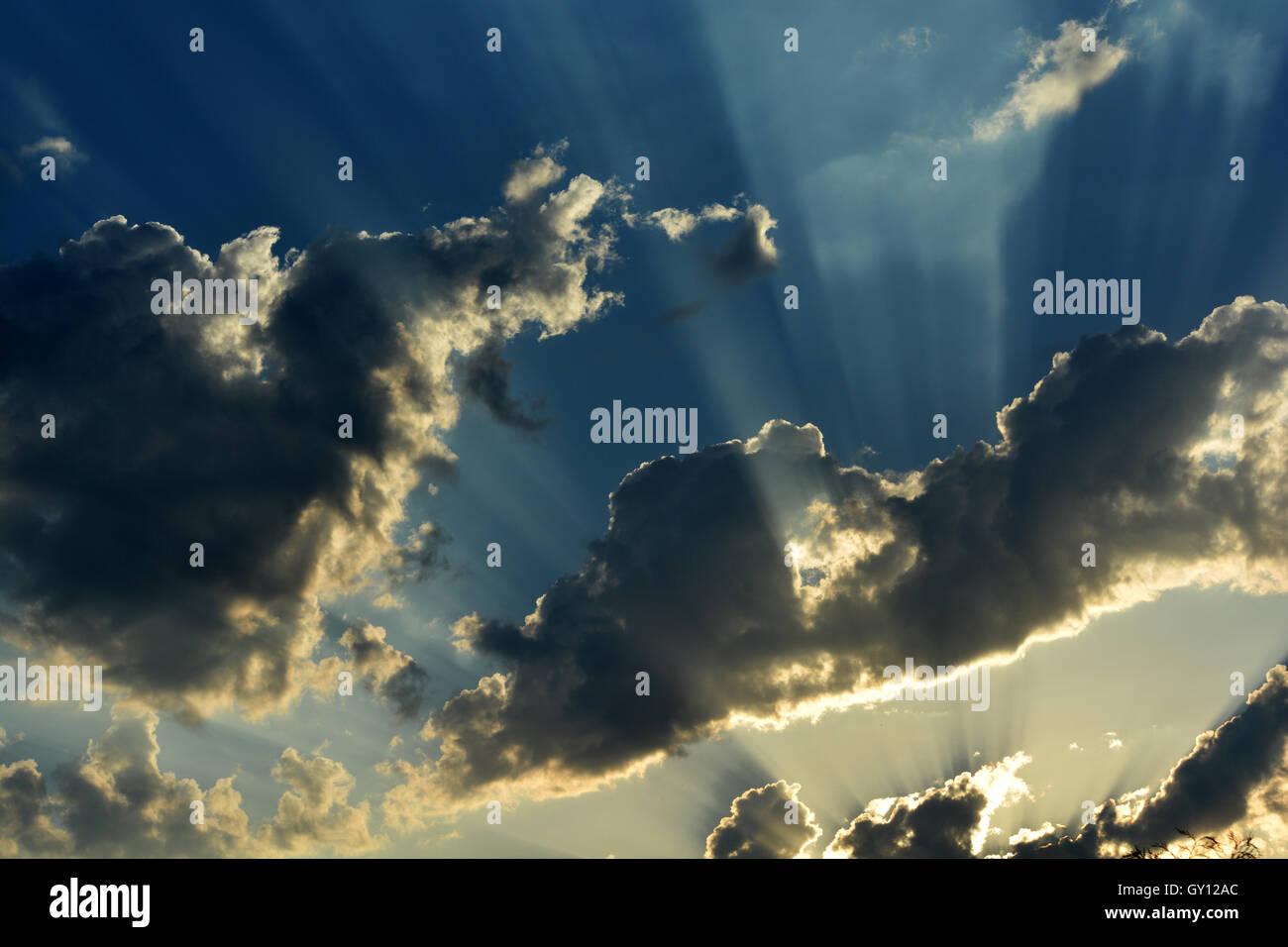 Dramatic cloud formations Stock Photo - Alamy