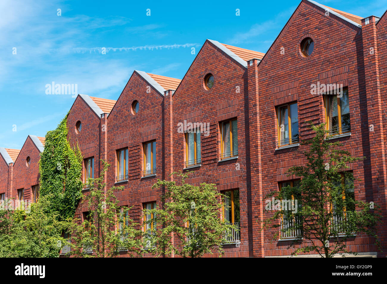 Berlin germany new construction row hi-res stock photography and images ...