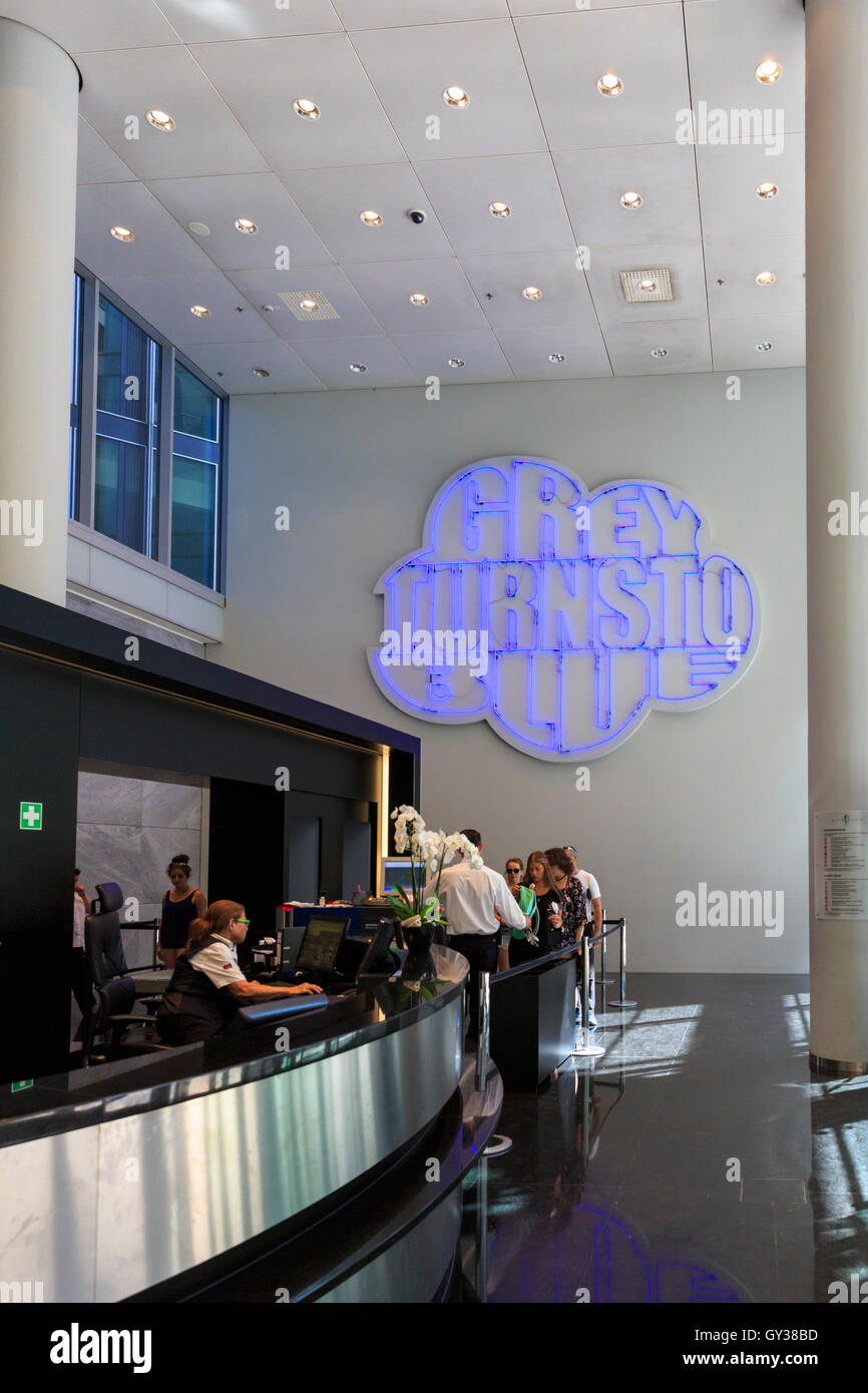 Lobby visitors visitor visitors hi-res stock photography and images - Alamy