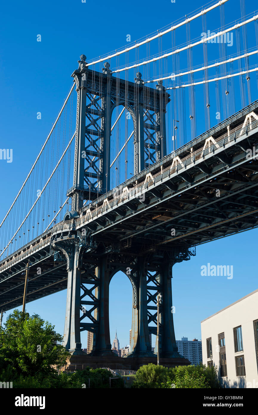 Brooklyn bridge in summer afternoon hi-res stock photography and images ...