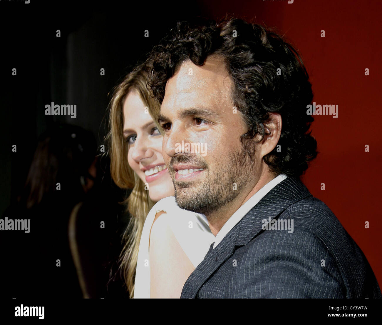 HOLLYWOOD, CALIFORNIA. September 8, 2005. Mark Ruffalo and wife Sunrise ...