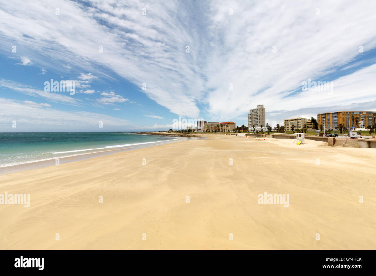 Wide shot beach island resort hi-res stock photography and images - Alamy