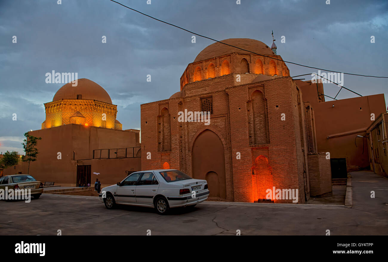 12 imams hi-res stock photography and images - Alamy