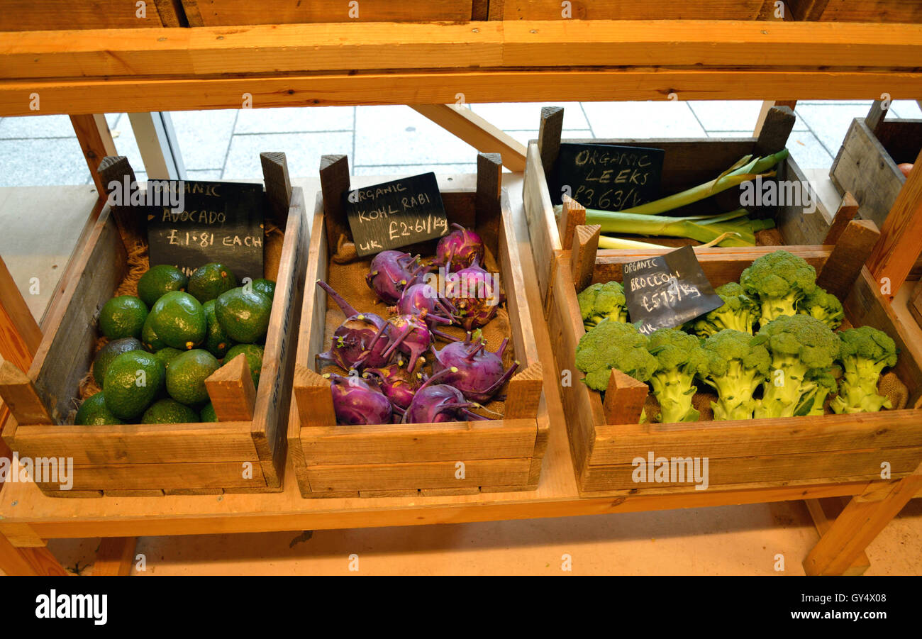 Displayed vegetables hi-res stock photography and images - Alamy