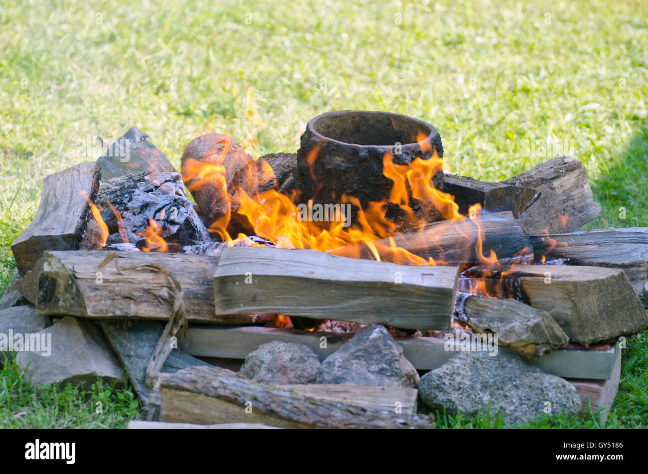 Medieval camp fire hi-res stock photography and images - Alamy