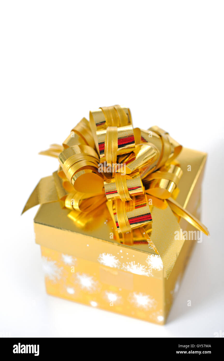 Beautiful golden gift box hi-res stock photography and images - Alamy