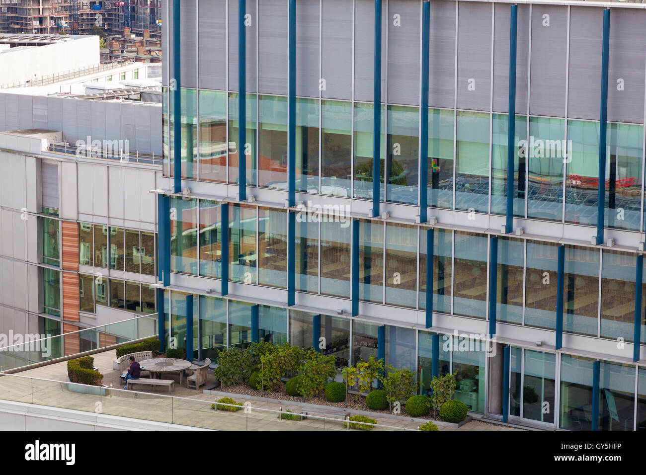 Office roof garden hi-res stock photography and images - Alamy