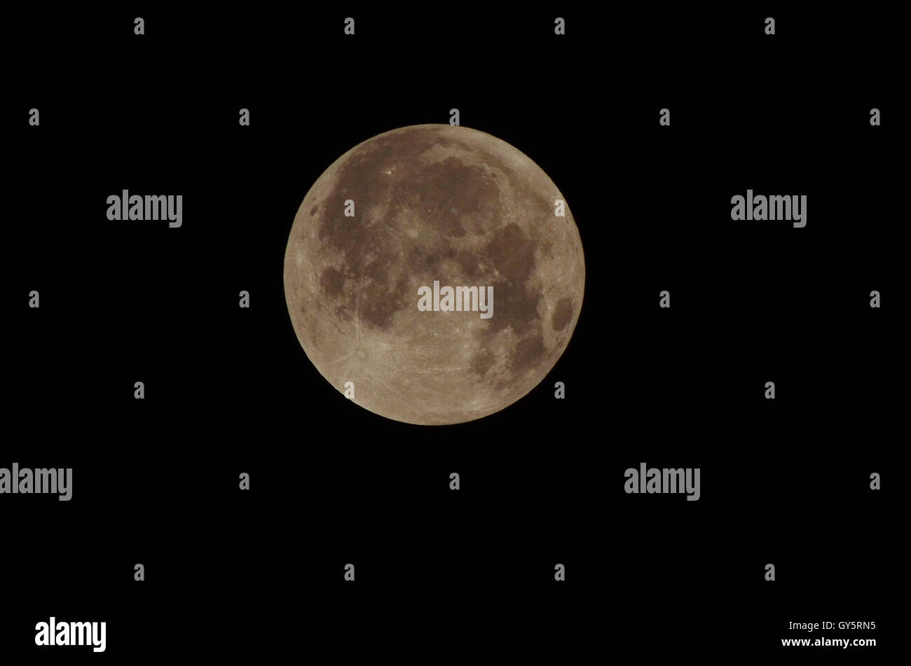 Lahore, Pakistan. 17th Sep, 2016. A view of the full Lunar Eclipse ...