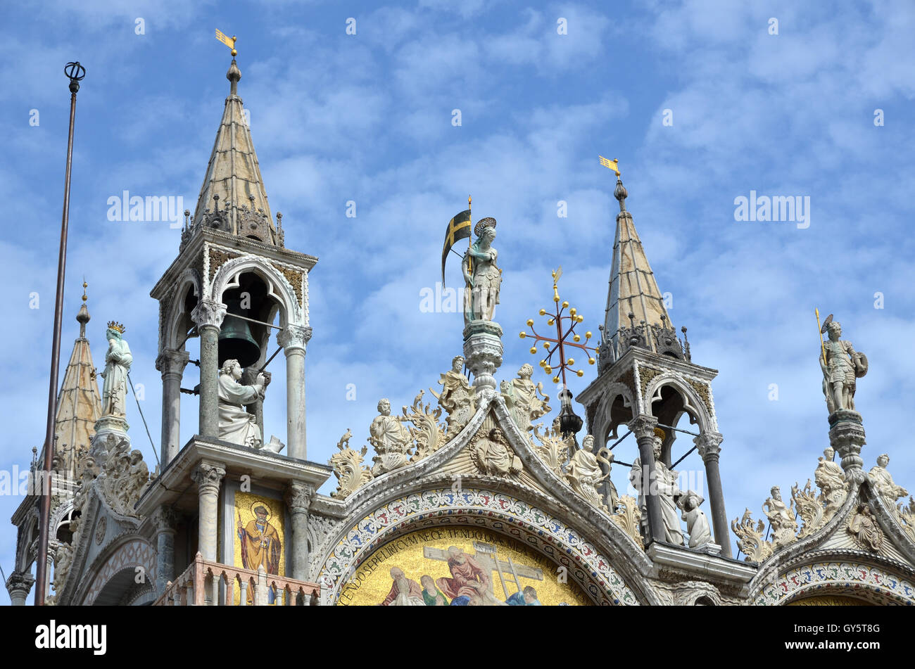 Sculpture sky spire hi-res stock photography and images - Alamy