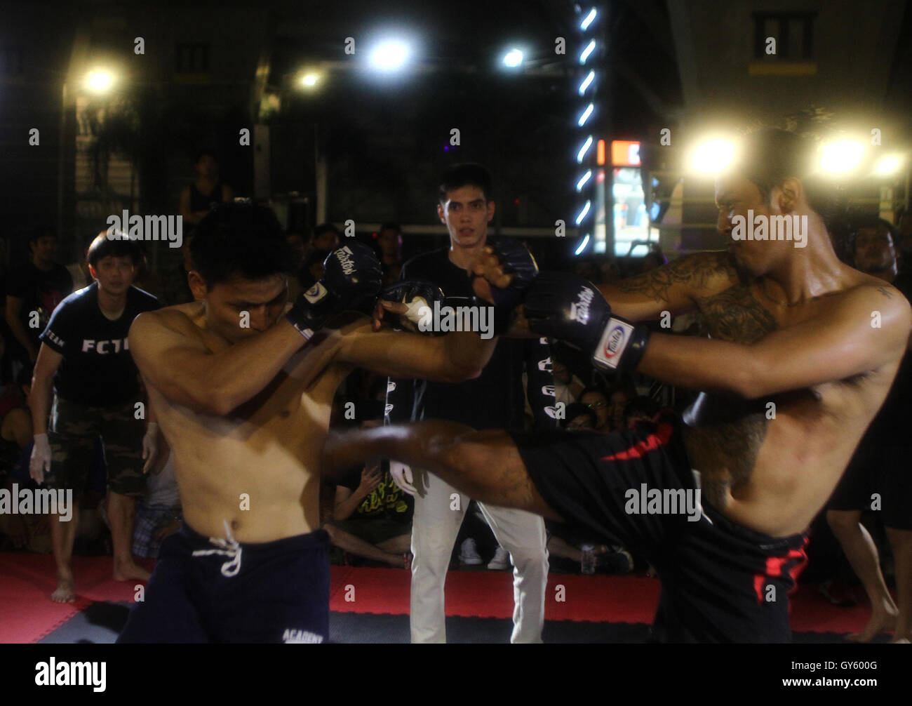 Fight club thailand hi-res stock photography and images - Alamy
