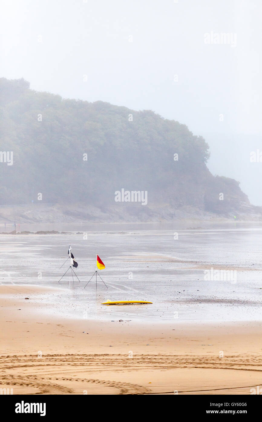 Wet flags hi-res stock photography and images - Alamy