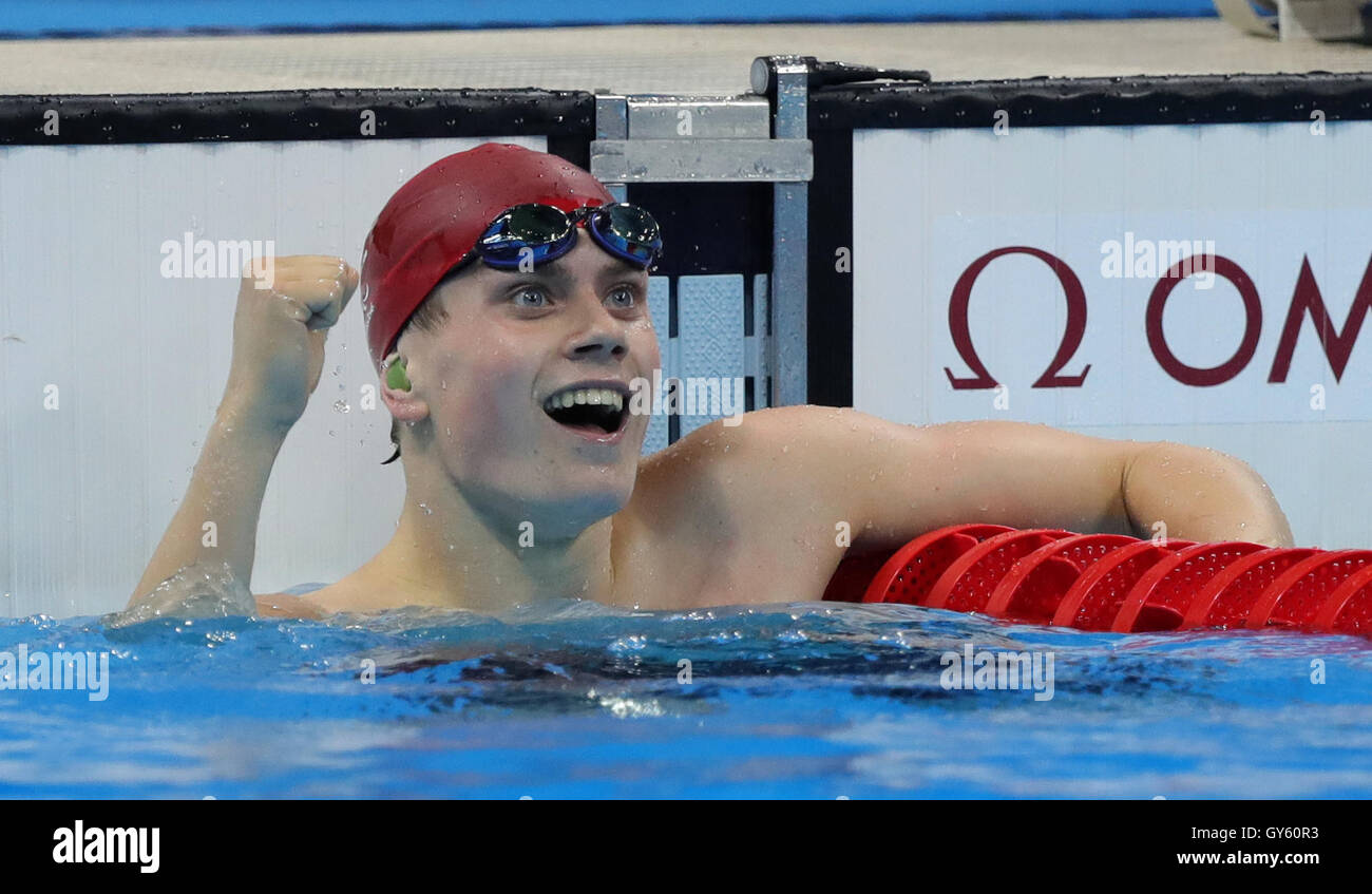 Great Britain's Thomas Hamer celebrates his silver medal in the Men's ...