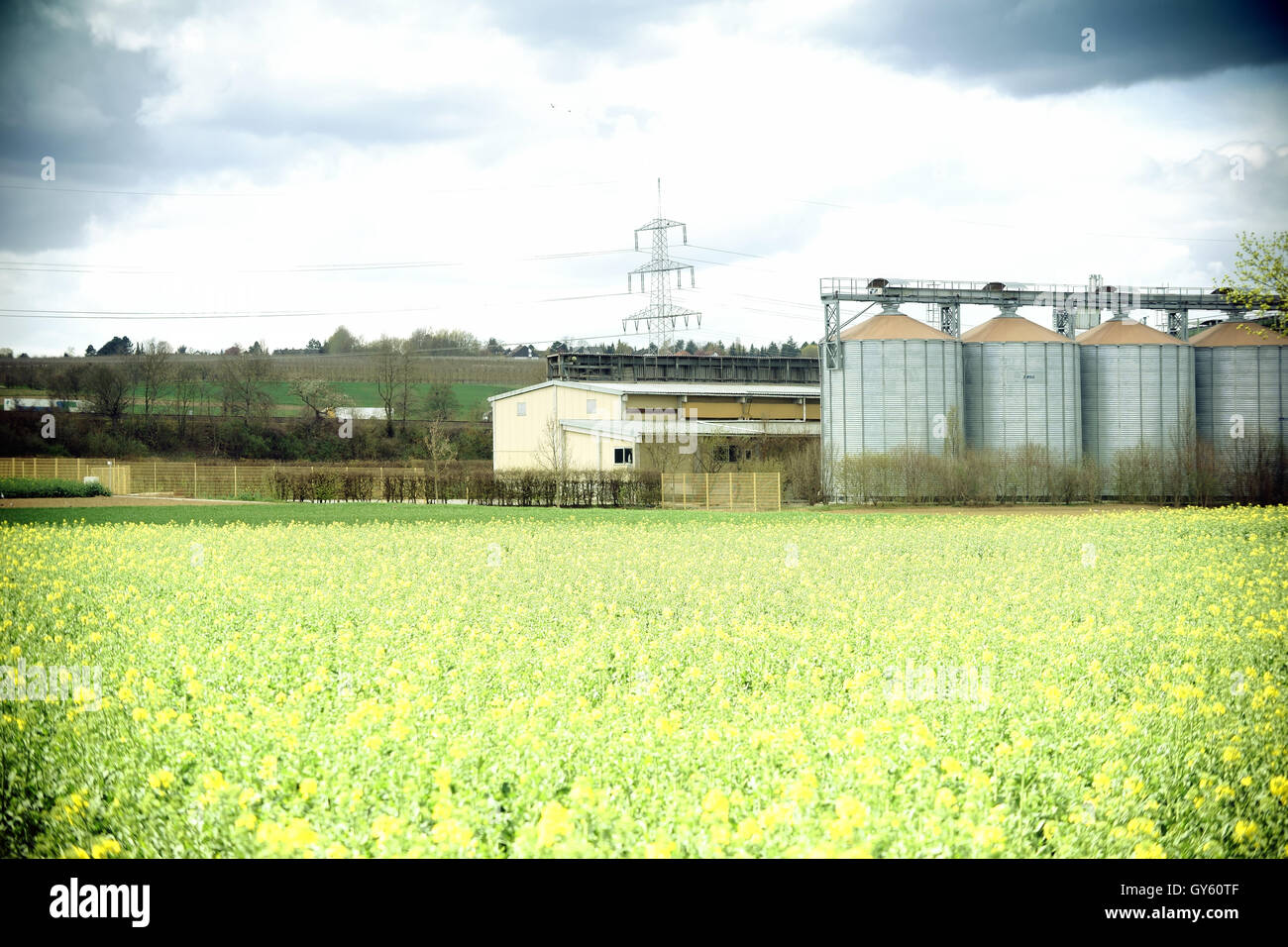 Industrial farm buildings hi-res stock photography and images - Alamy