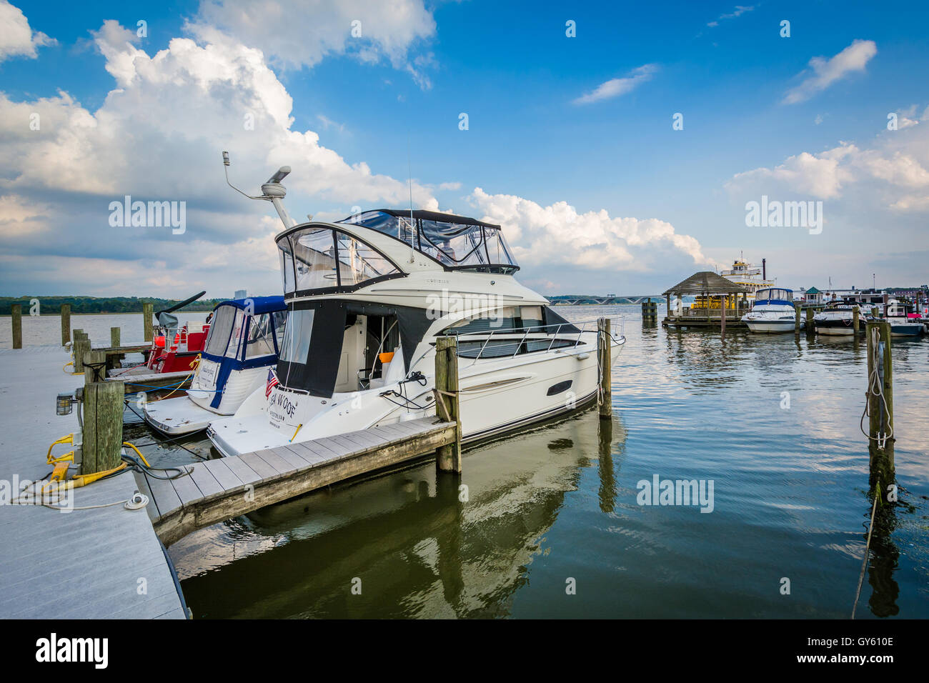 Boat docked on the Potomac River waterfront, in Alexandria, Virginia ...
