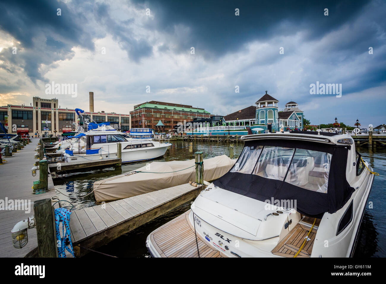 Boats docked on the Potomac River waterfront, in Alexandria, Virginia ...