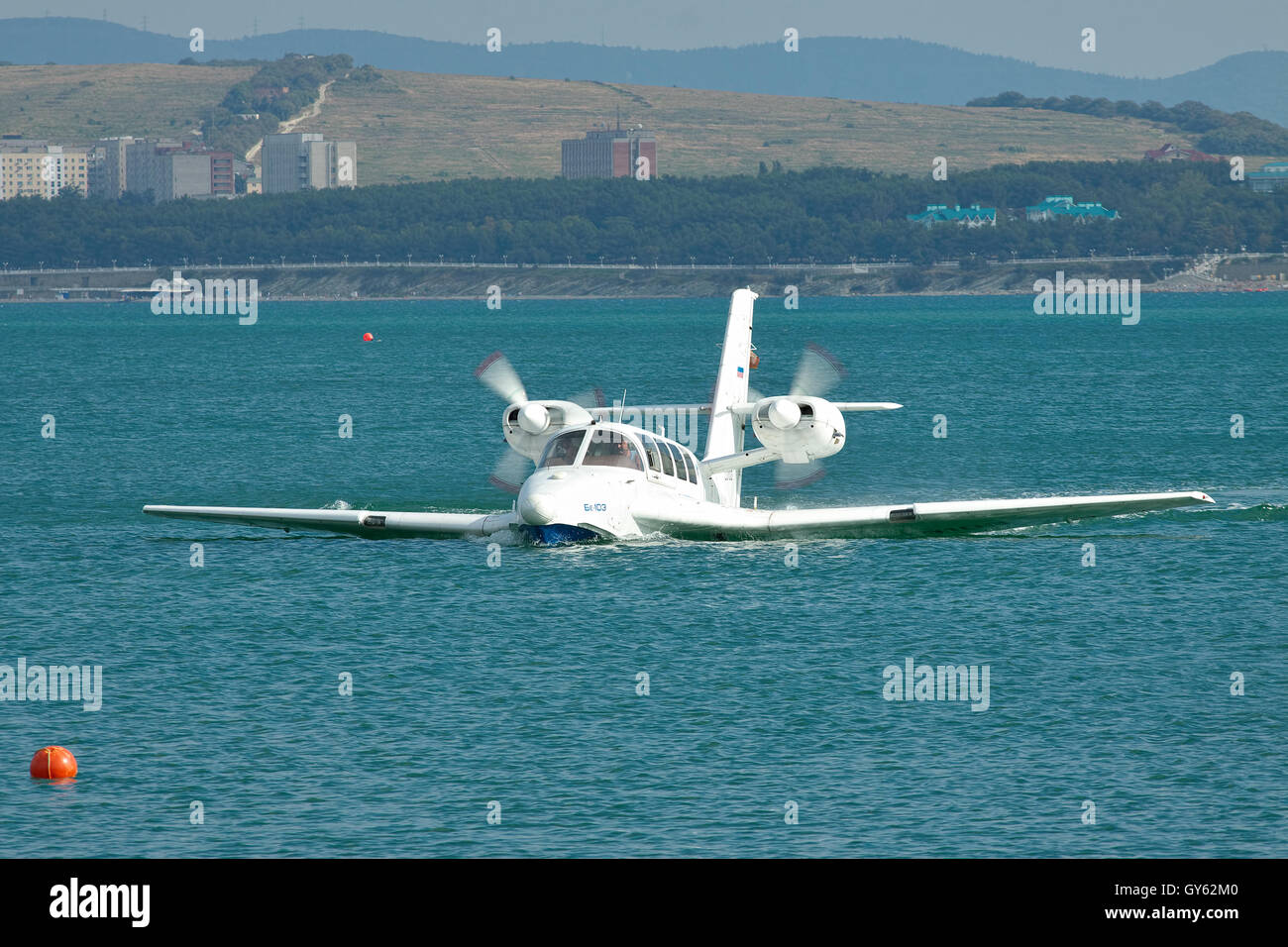 Amphibious plane hi-res stock photography and images - Alamy