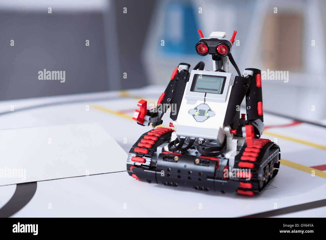 Small robot hi-res stock photography and images - Alamy