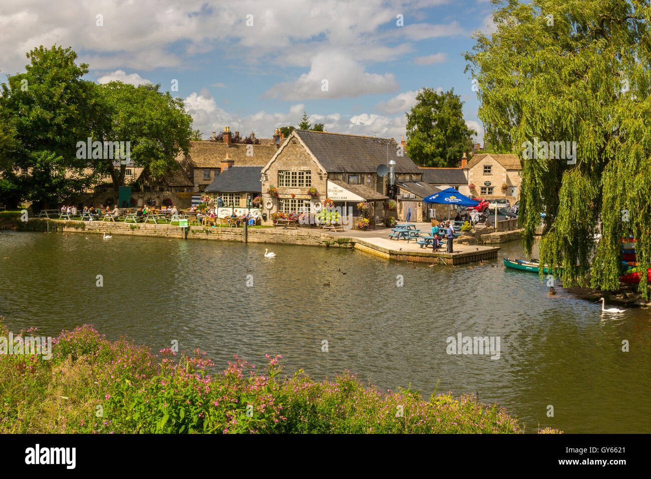 The Riverside Pub on the banks of the River Thames at Lechlade ...
