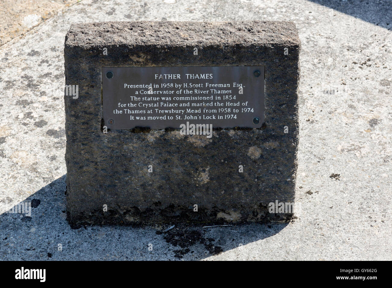 Father Thames statue plaque at St John's Lock on the River Thames at ...
