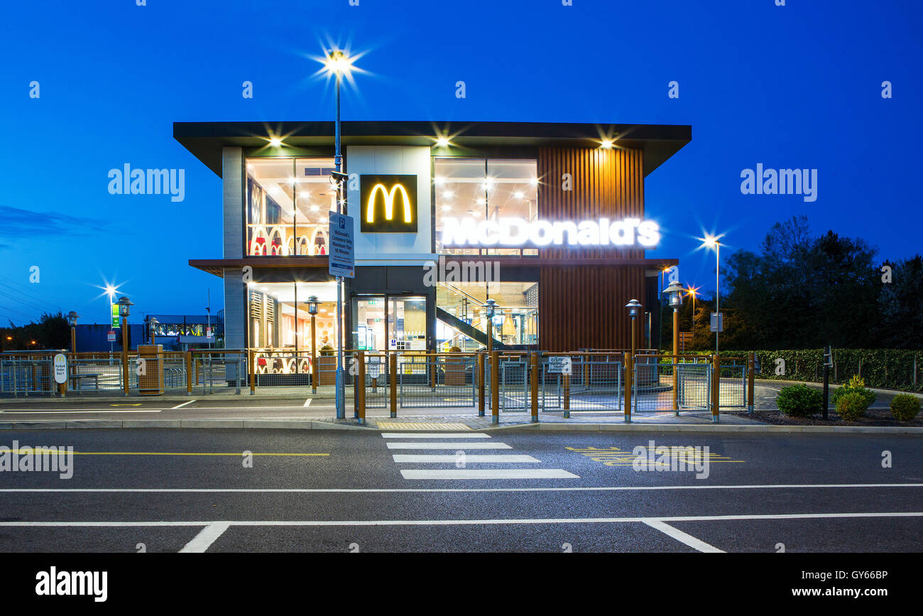 Mcdonalds Drive Thru Stock Photos & Mcdonalds Drive Thru Stock Images ...