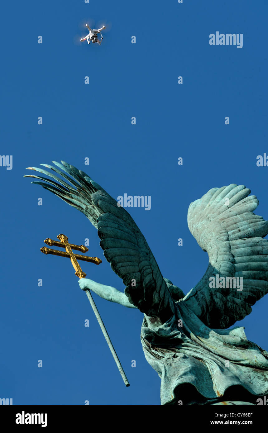 Archangel gabriel statue heroes hi-res stock photography and images - Alamy