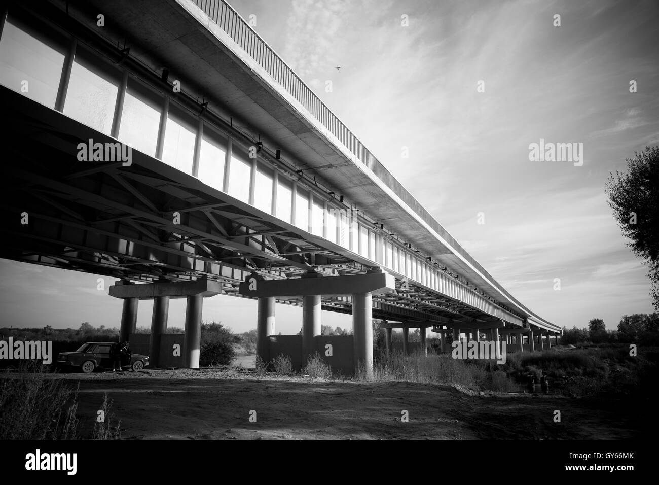 Elevated skyway Black and White Stock Photos & Images - Alamy