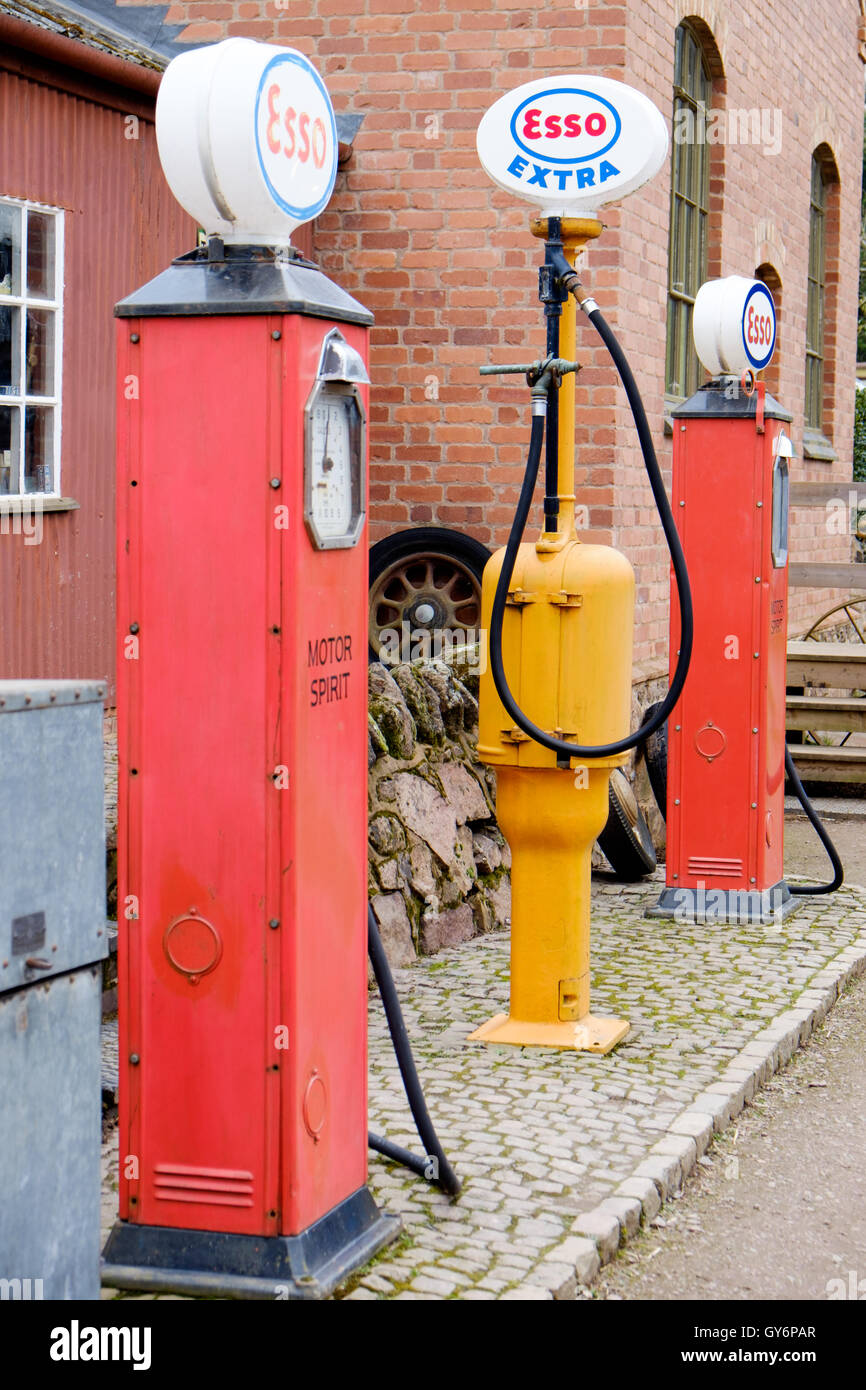 Old esso petrol pump hi-res stock photography and images - Alamy