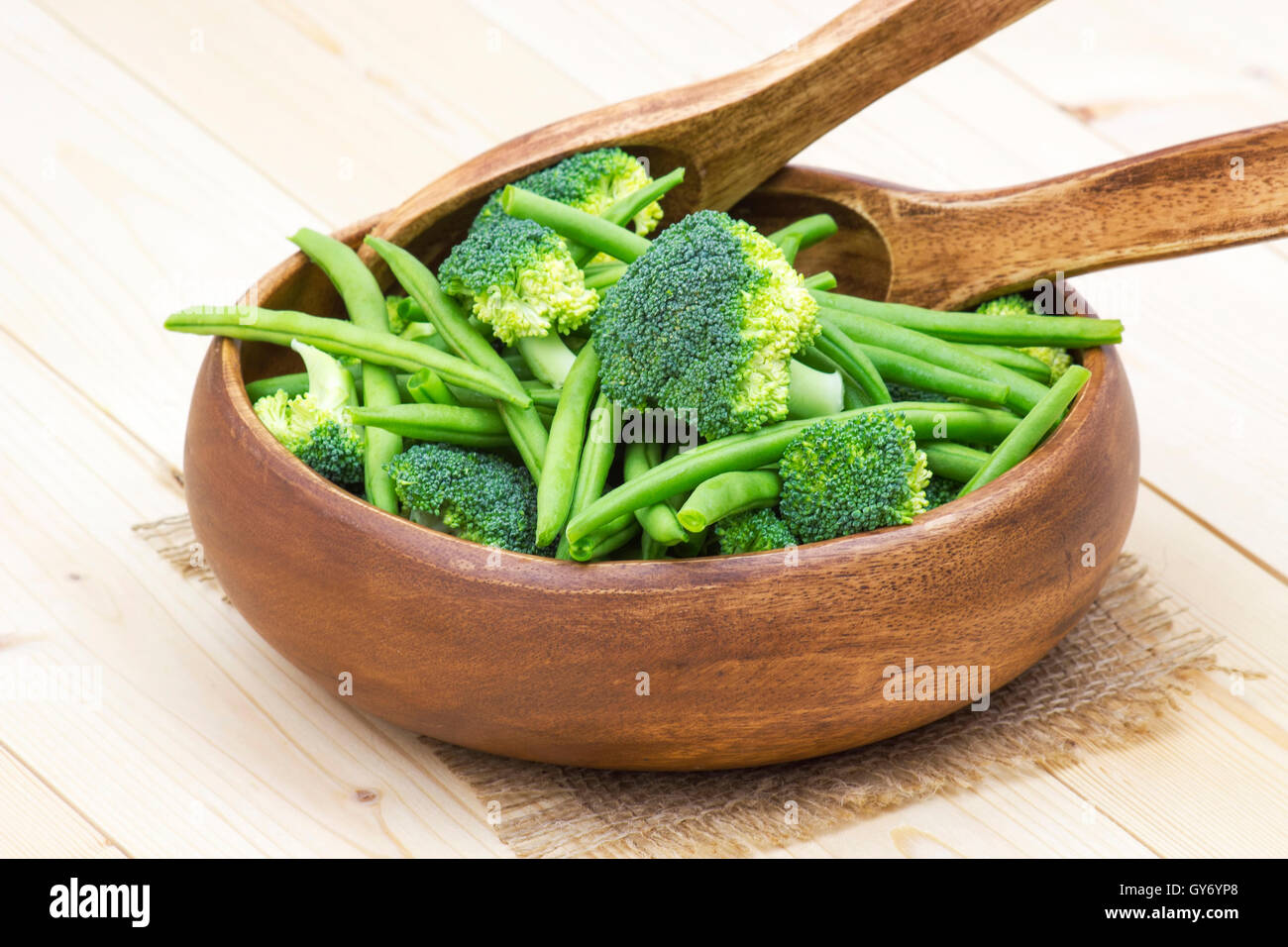 fresh vegetables - broccoli and green beans Stock Photo - Alamy