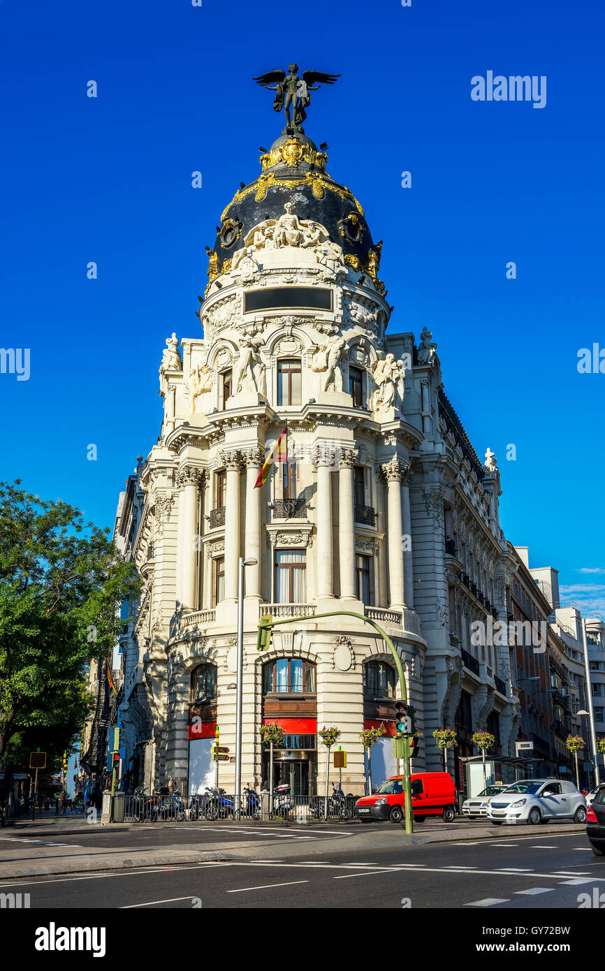 Metropolis building, Madrid Stock Photo - Alamy