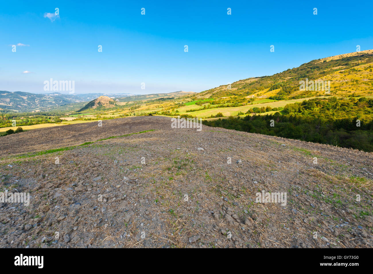 Sloping arable land hi-res stock photography and images - Alamy