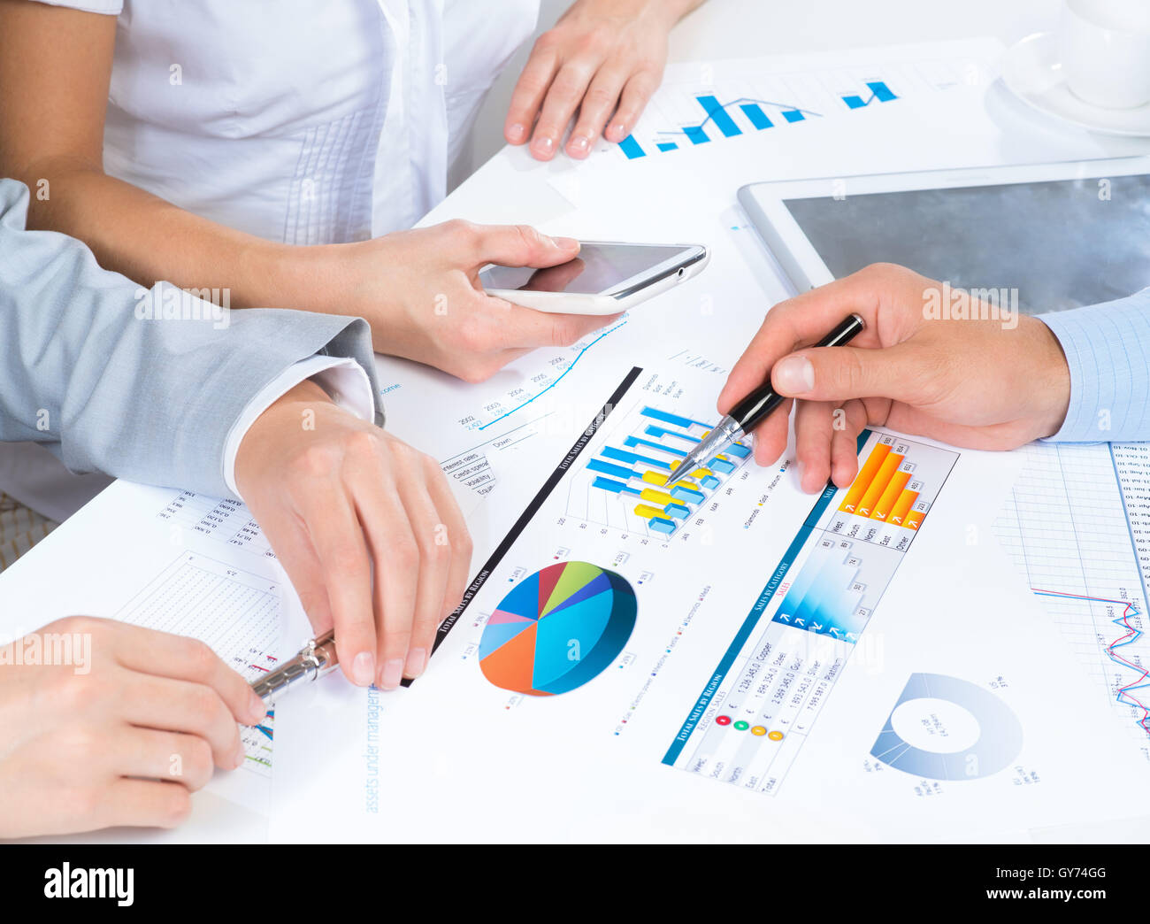 business people discuss meeting targets Stock Photo - Alamy
