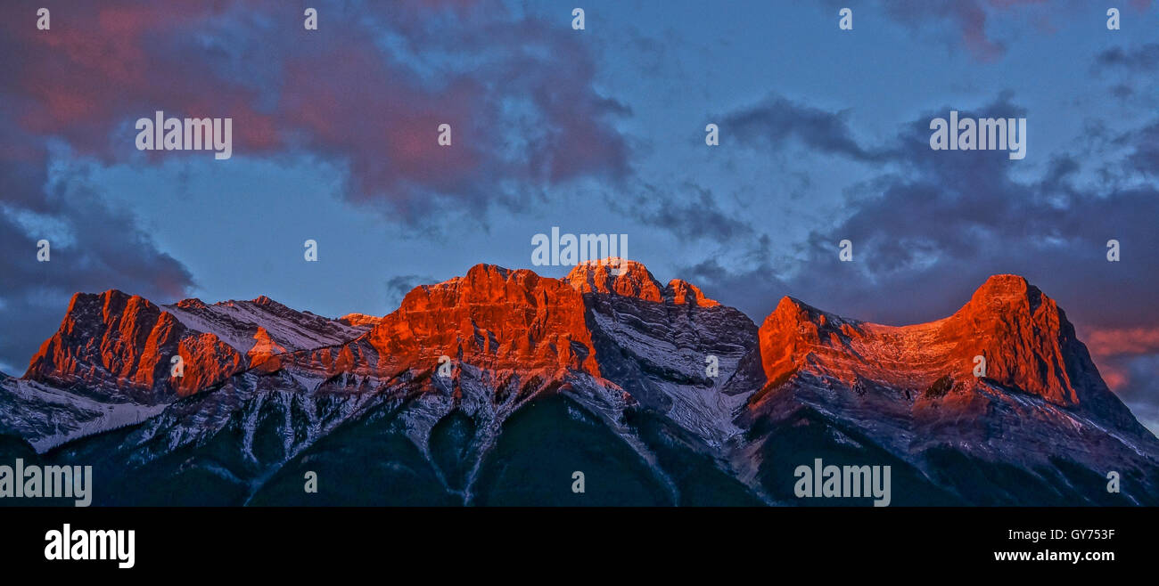Sunset glow on the mountains in Canmore Stock Photo - Alamy