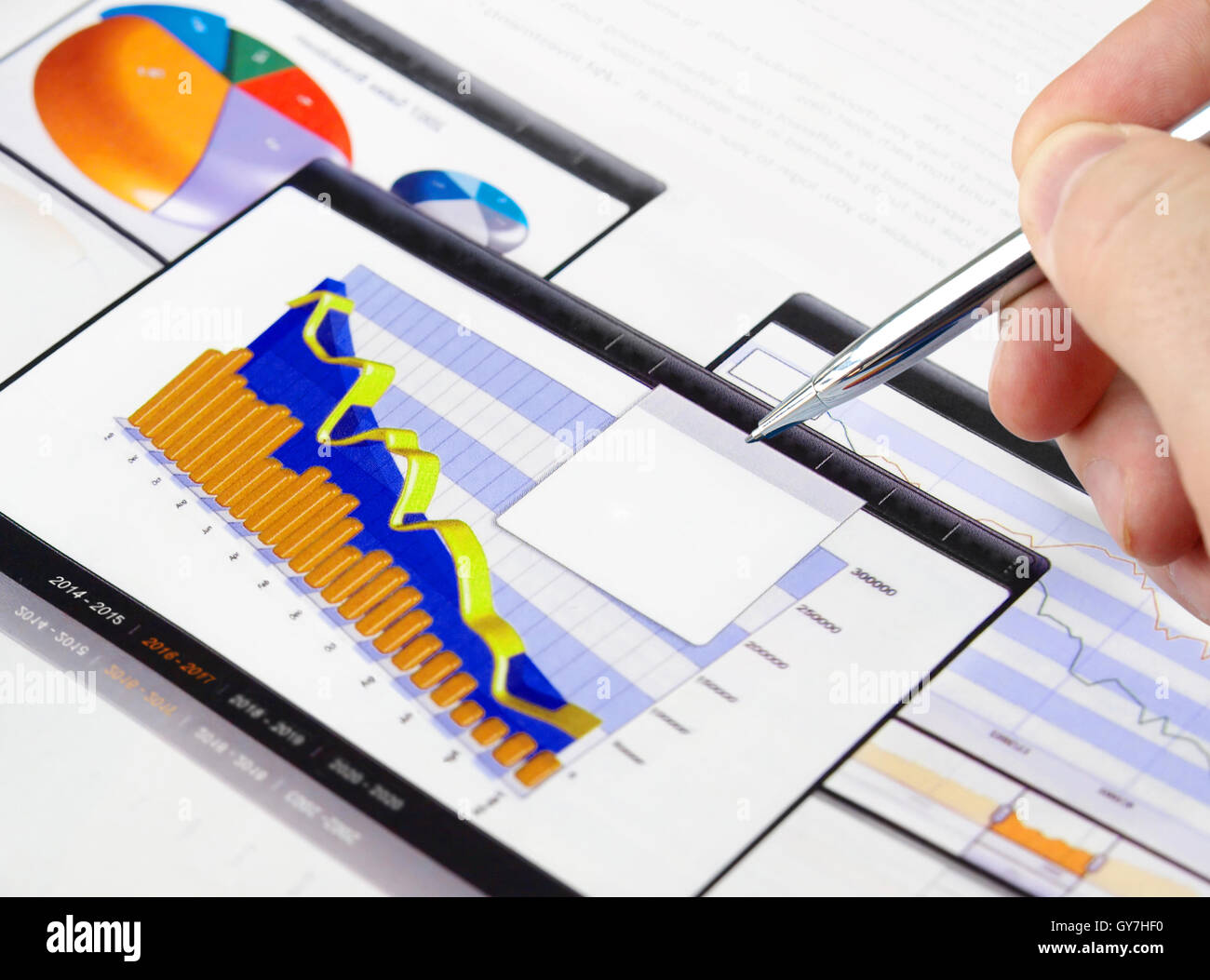 Risk charts hi-res stock photography and images - Alamy