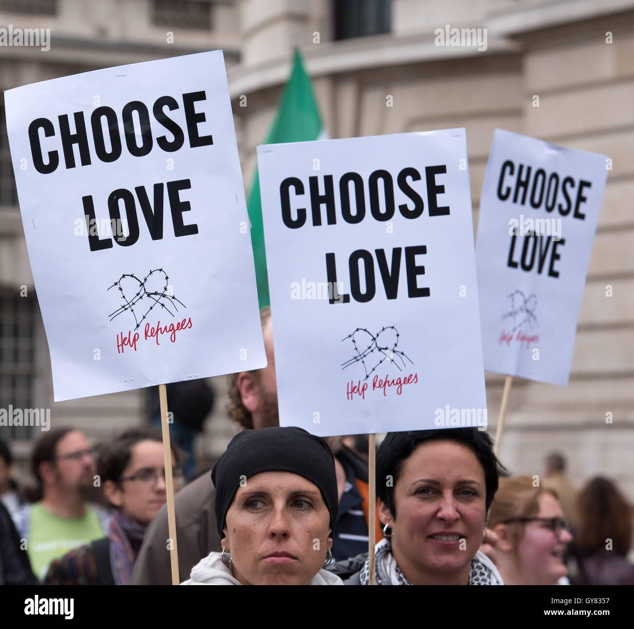 Refugees welcome sign hi-res stock photography and images - Alamy