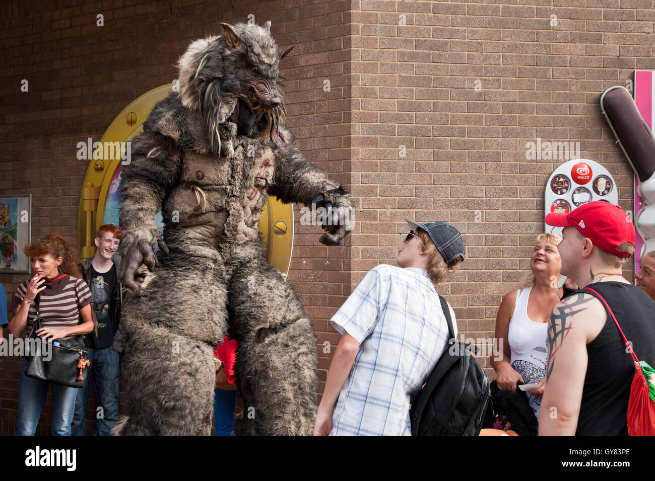 Great circus parade hi-res stock photography and images - Alamy