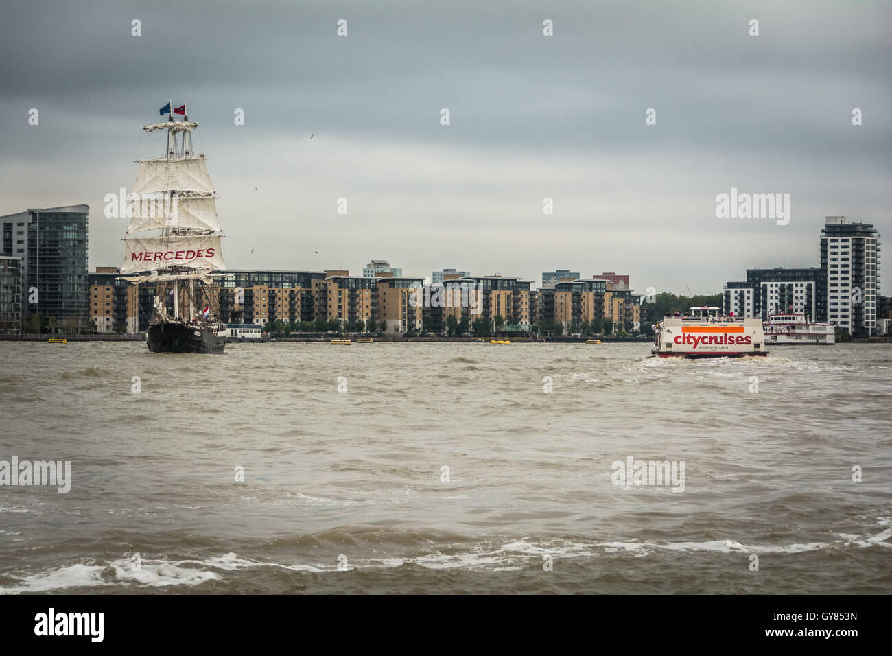Old british sail ships hi-res stock photography and images - Alamy