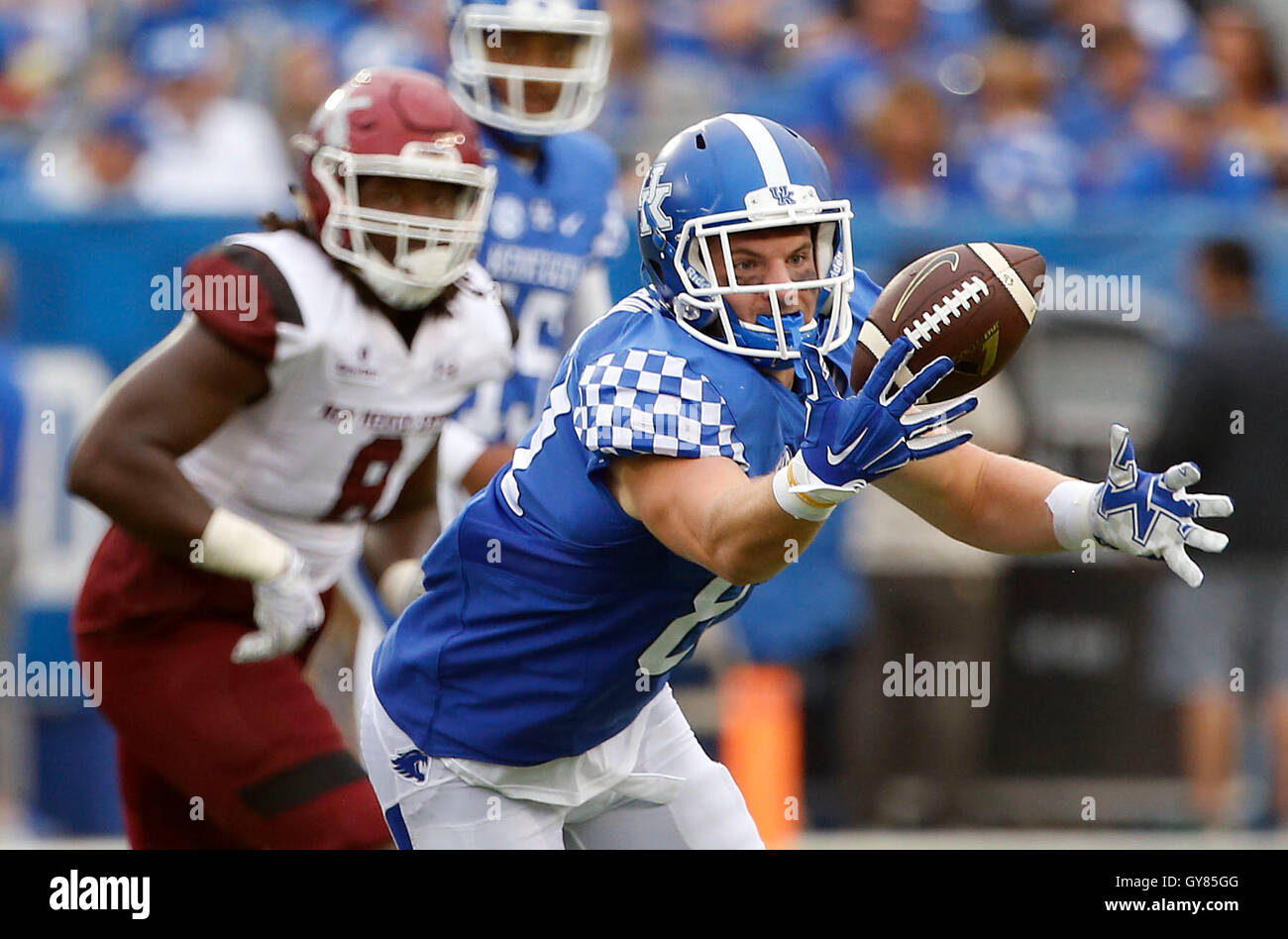 Lexington, KY, USA. 17th Sep, 2016. Kentucky Wildcats tight end C.J ...