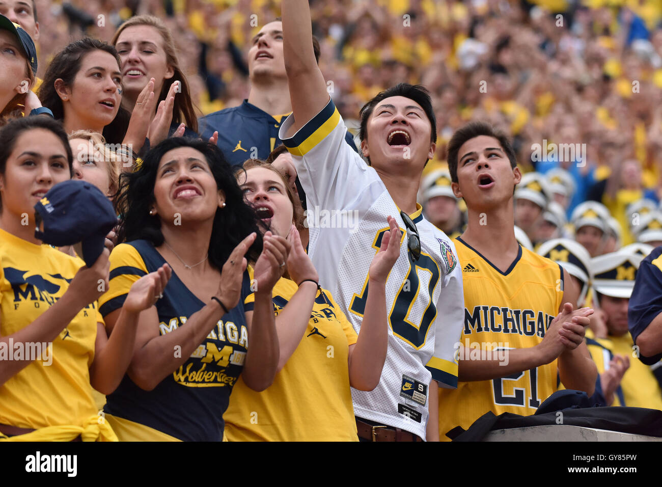Michigan stadium big house hi-res stock photography and images - Alamy
