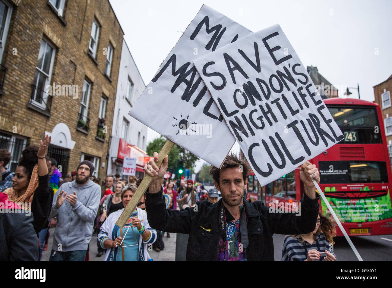 Kingsland road hackney nightlife hi-res stock photography and images ...