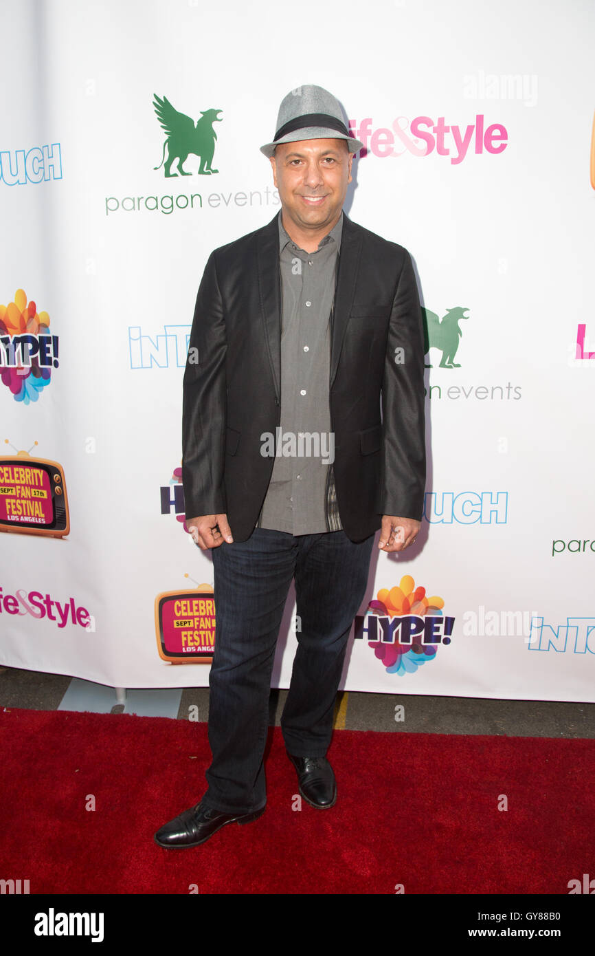 Celebrity fan hi-res stock photography and images - Alamy