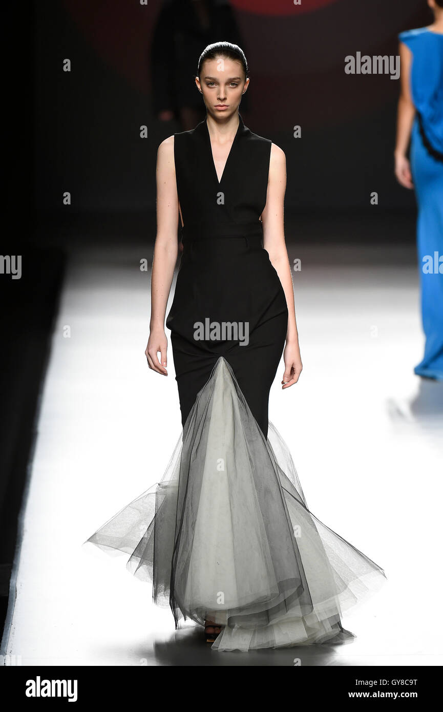 Madrid, Spain. 18th Sept, 2016. A model wears at collection runway a ...