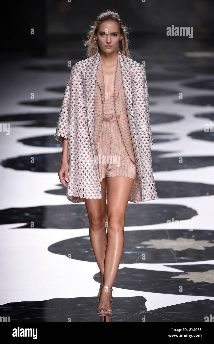 Madrid, Spain. 18th Sept, 2016. A model wears at collection runway a ...
